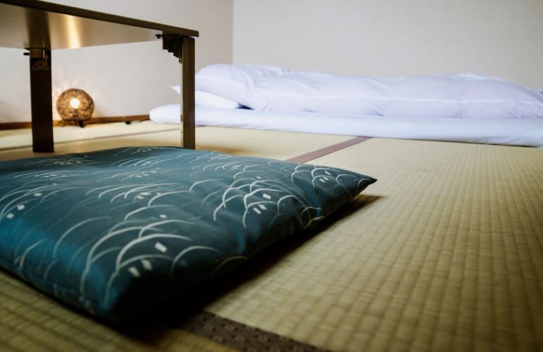 Dormir en un Futón Japones 【¿Es Cómodo o No?】 ⛩️