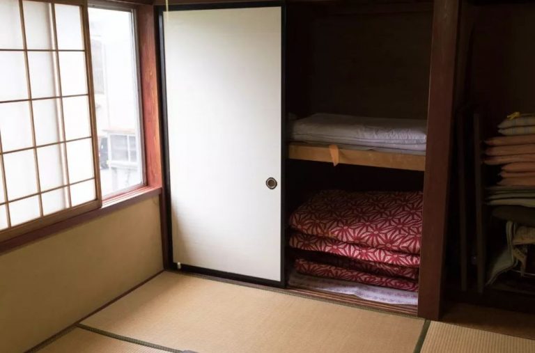 Dormir en un Futón Japones 【¿Es Cómodo o No?】 ⛩️