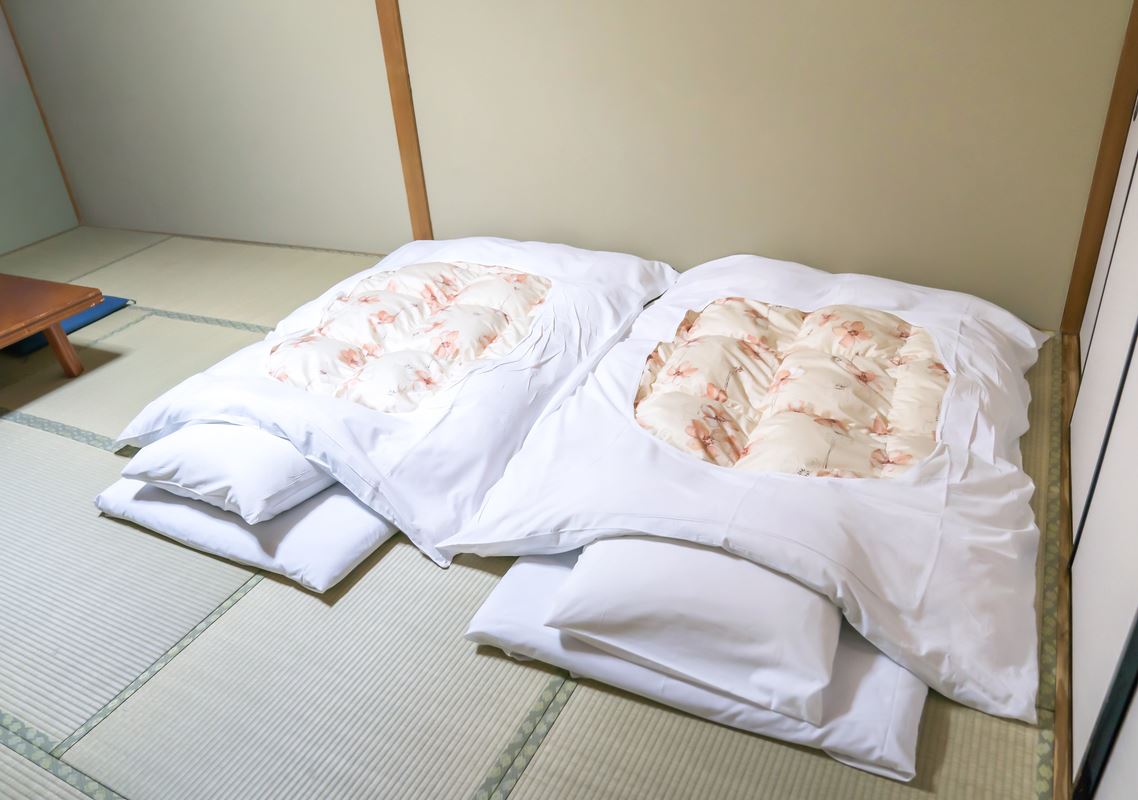 Dormir en un Futón Japones 【¿Es Cómodo o No?】 ⛩️