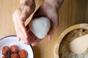 Receta de Onigiri Japonés ⇒ 【¡Las Bolas de Arroz!】 ️