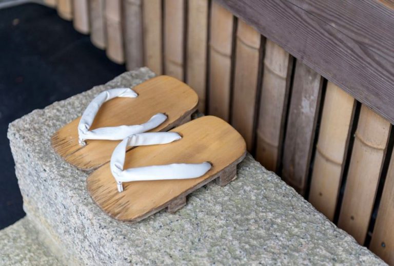 Tipos de Calzado Japonés Tradicional ⇒ 【¡Guía!】 ⛩️