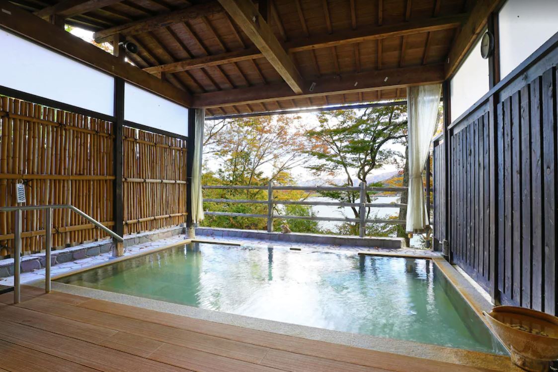 Los 12 Mejores Onsen Mixtos en Japón ⇒ 【Guía】 ⛩️