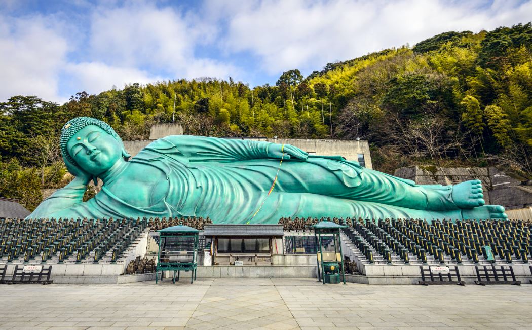 Las 12 Estatuas de Buda en Japón Más Famosas ⛩️
