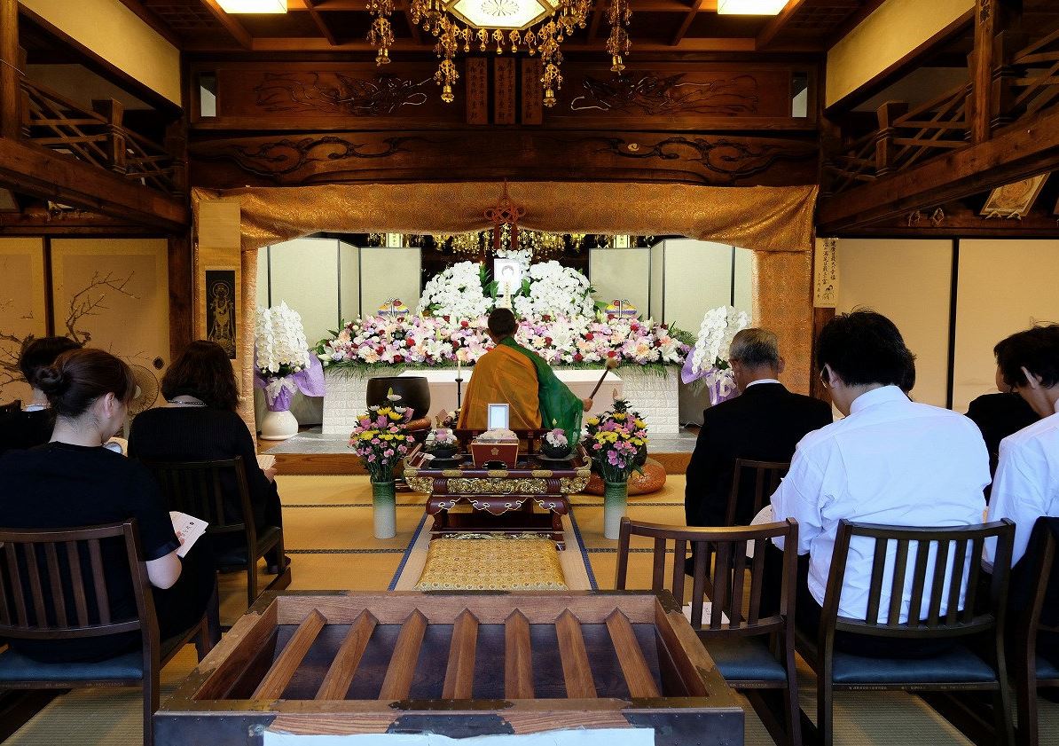 ¿Cómo Son Los Funerales en Japón? ⇒ 【¡Guía!】 ️